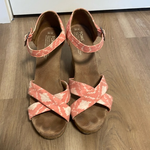 Toms | Shoes | Toms Wedge Heels Size Lightly Worn Pink Color Perfect ...